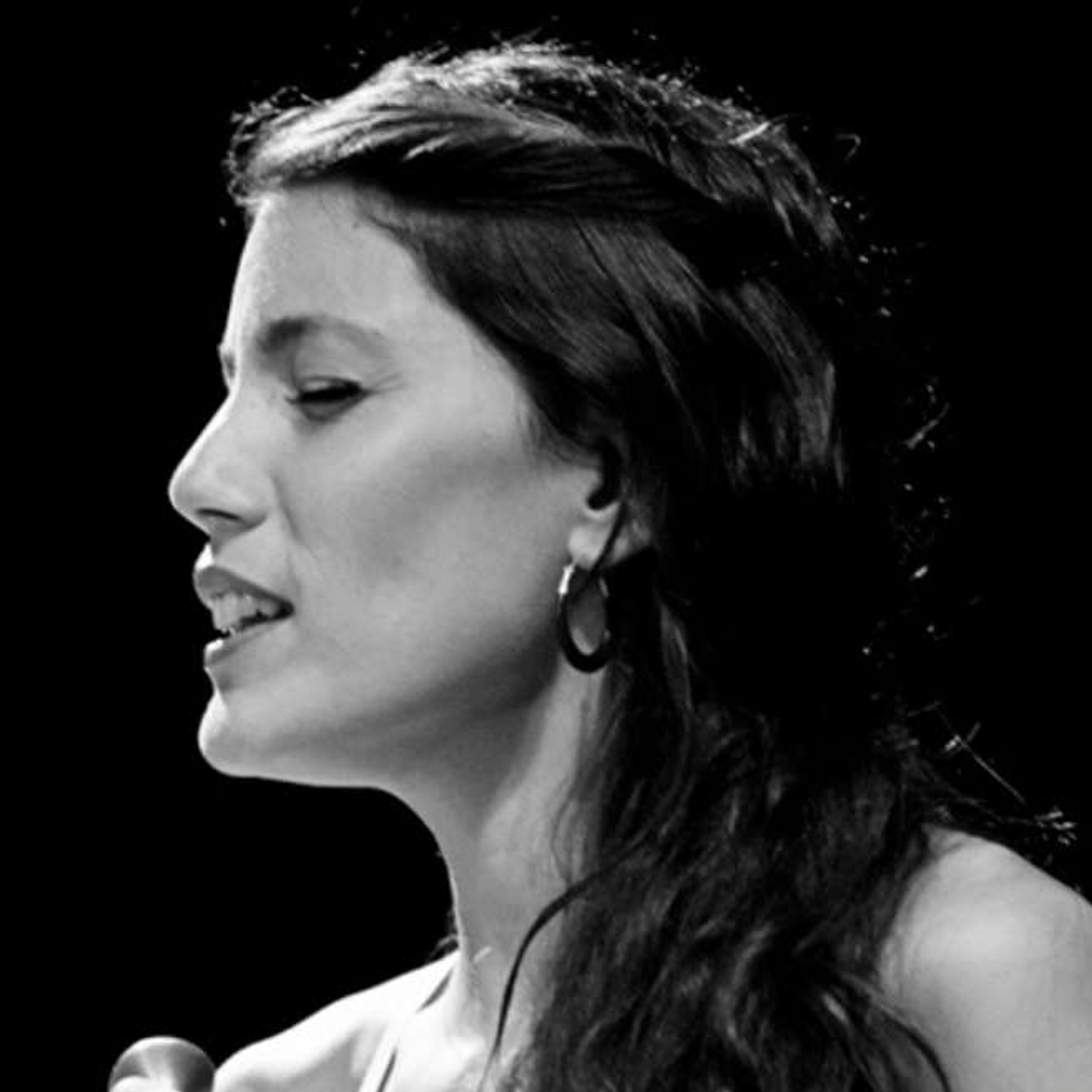 Ana Rossi | TRACKLIB.COM